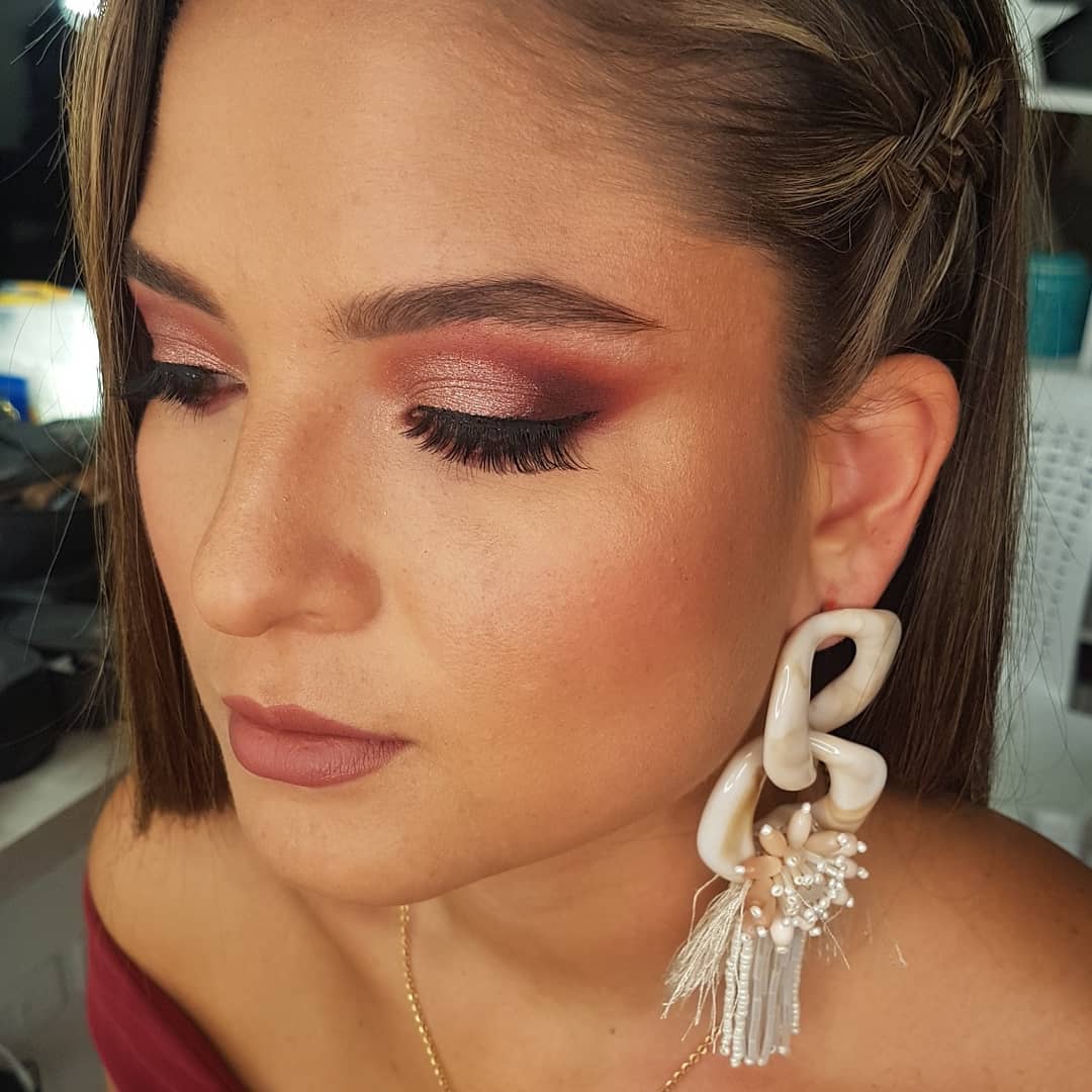 Social - Pixie MakeUp
